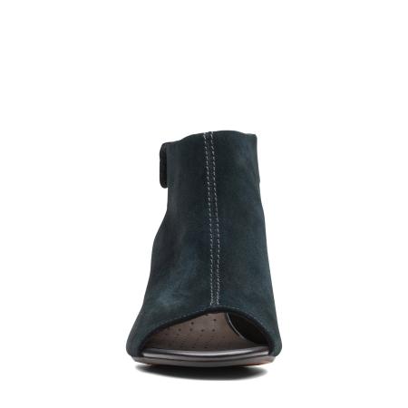 Clarks deva bell store